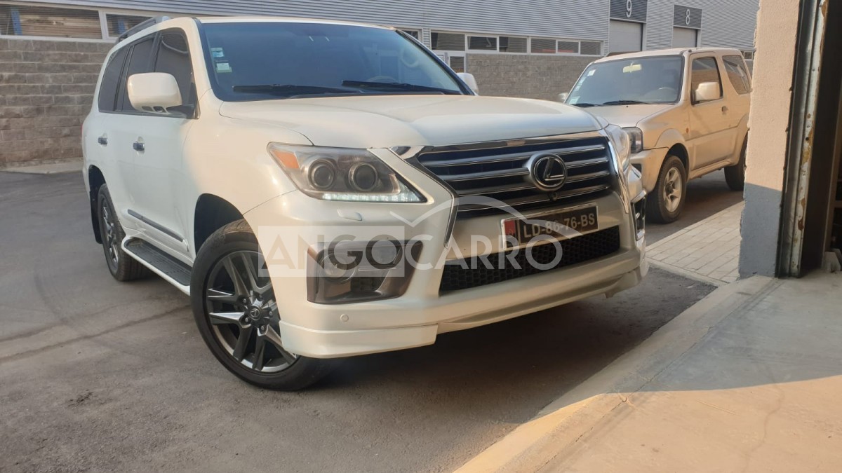 Lexus LX 570 2008 (Gasolina) - Angocarro