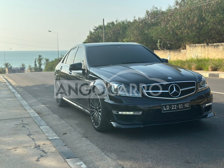Mercedes Classe C 2014 (Gasolina) - Angocarro
