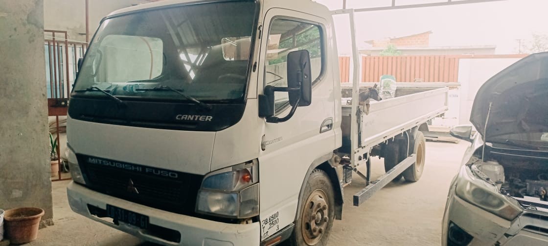 Mitsubishi Canter 2016 (Gasolina) - Angocarro