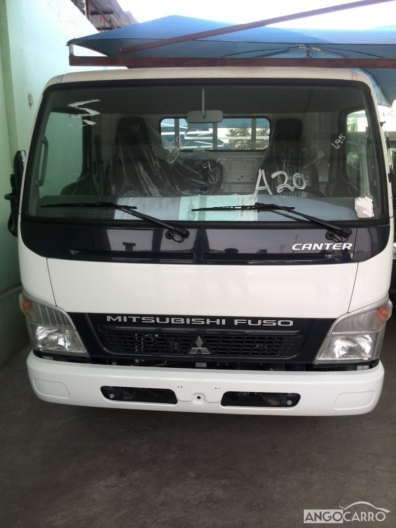 Mitsubishi Canter 2015 (Gasolina) - Angocarro