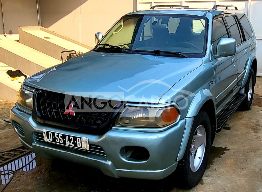 Mitsubishi Montero 2002 (Gasolina) - Angocarro