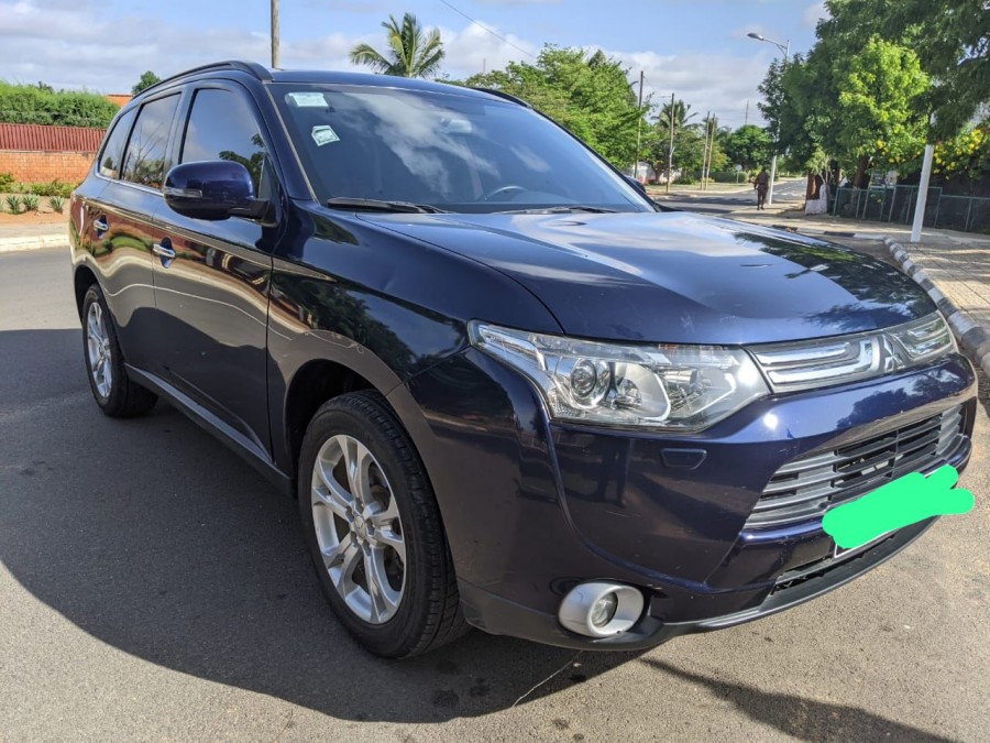 Mitsubishi Outlander 2015 (Gasolina) - Angocarro