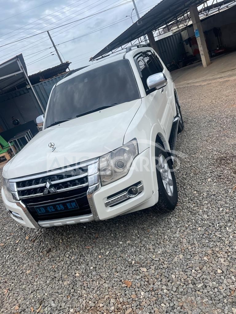 Mitsubishi Pajero 2014 (Gasolina) - Angocarro