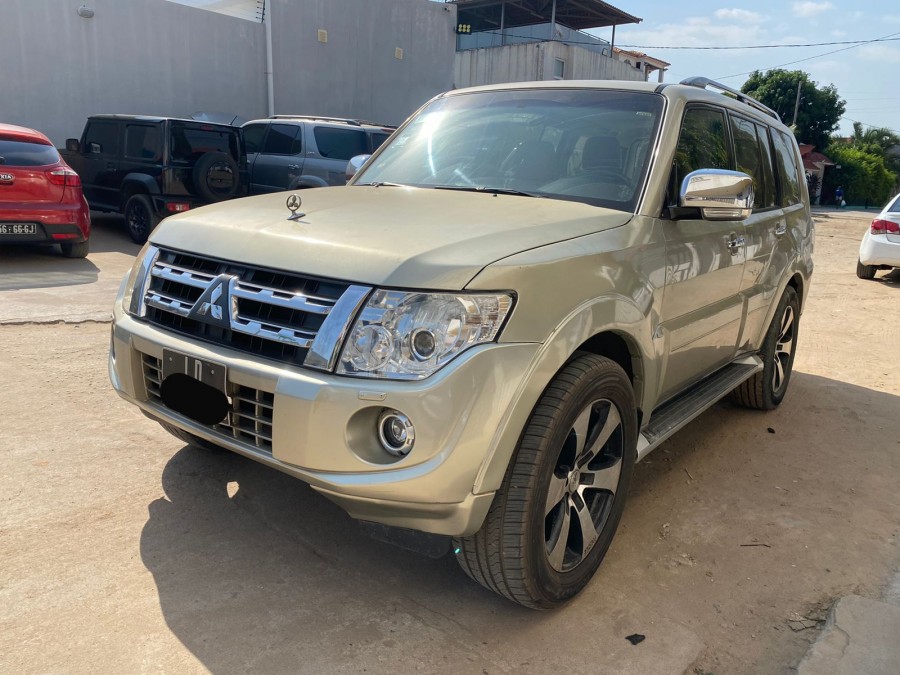 Mitsubishi Pajero 2014 (Gasolina) - Angocarro
