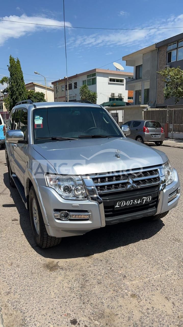 Mitsubishi Pajero 2014 (Gasolina) - Angocarro