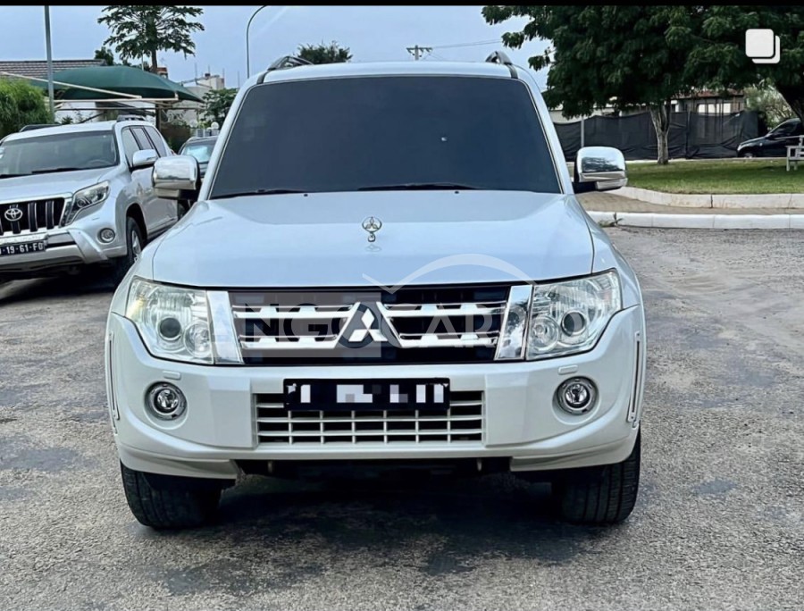Mitsubishi Pajero 2014 (Gasolina) - Angocarro