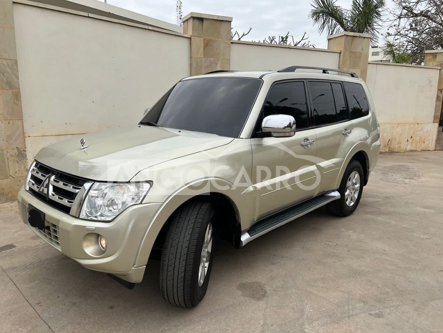 Mitsubishi Pajero 2014 (Gasolina) - Angocarro