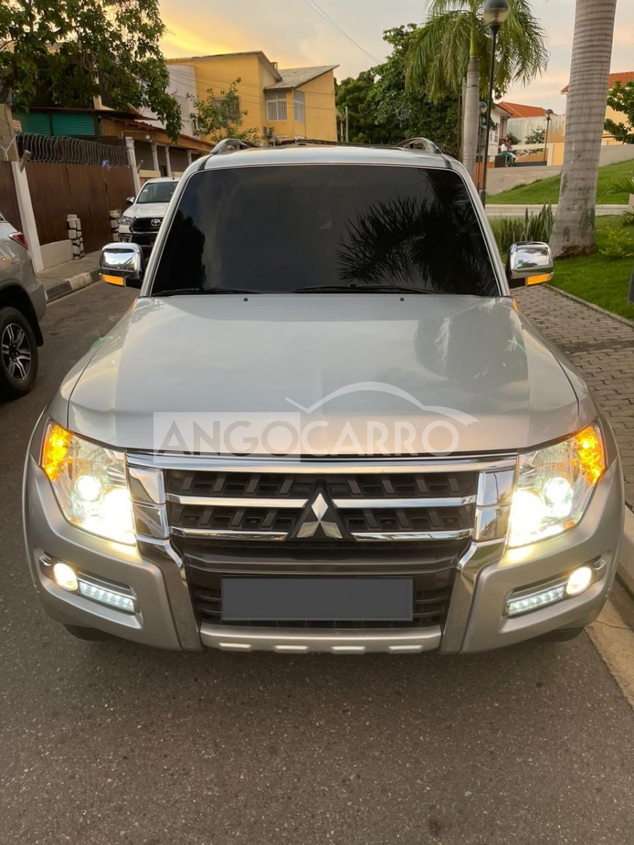 Mitsubishi Pajero 2018 (Gasolina) - Angocarro
