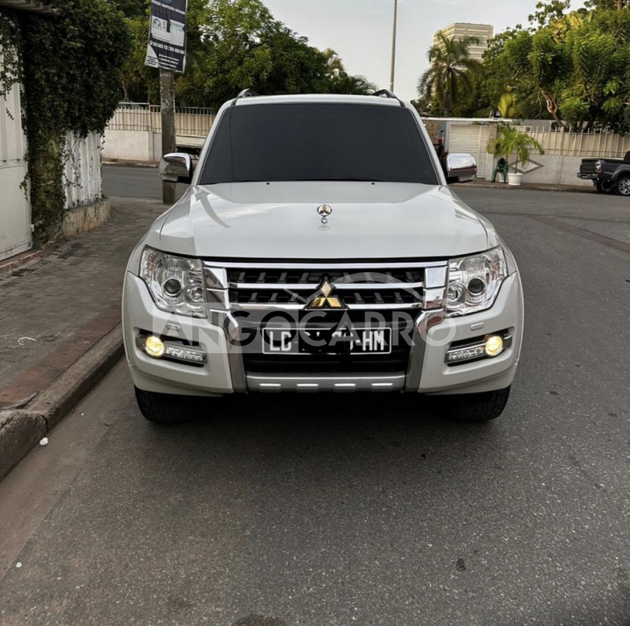 Mitsubishi Pajero 2019 (Gasolina) - Angocarro