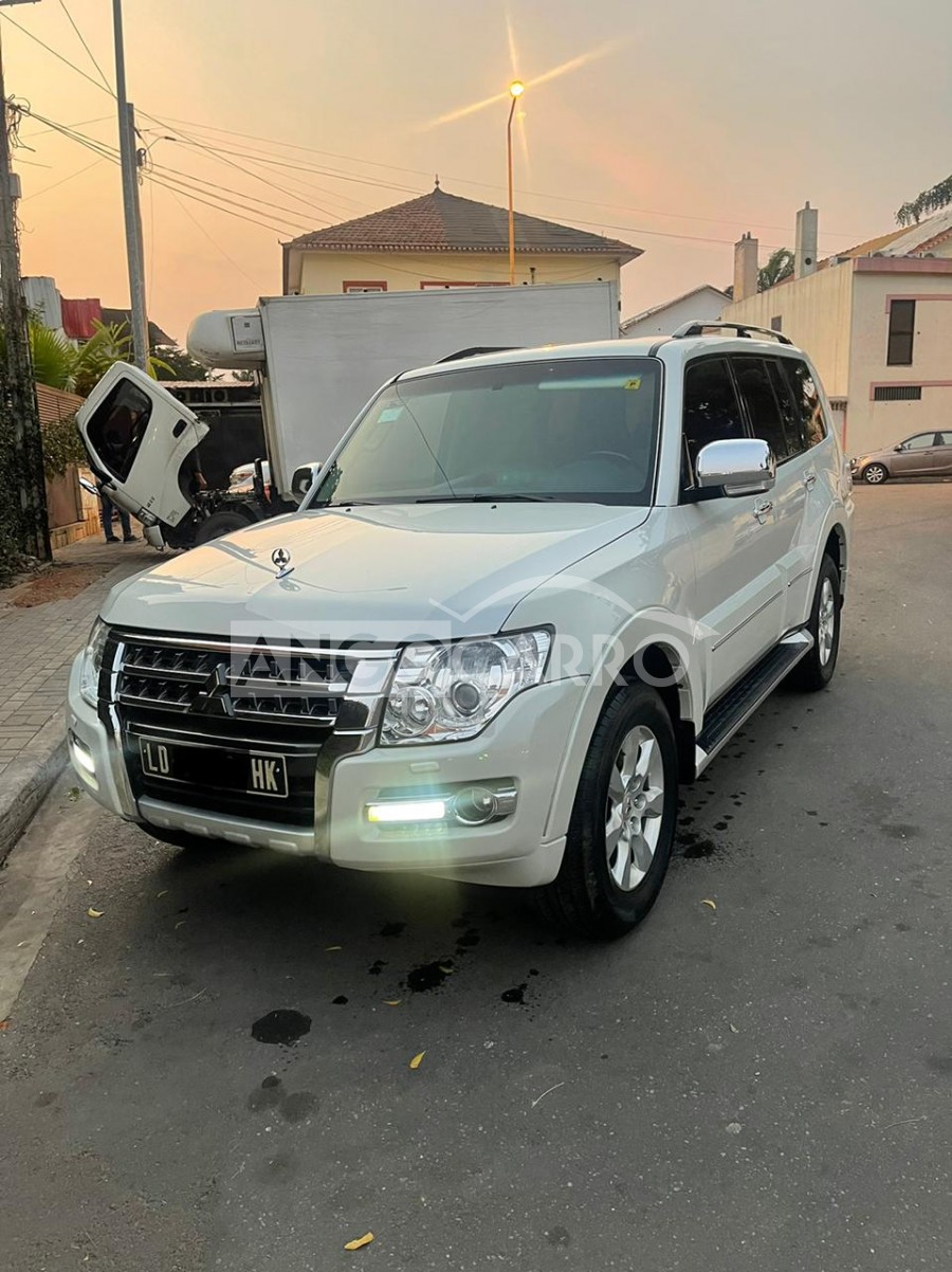 Mitsubishi Pajero 2019 (Gasolina) - Angocarro