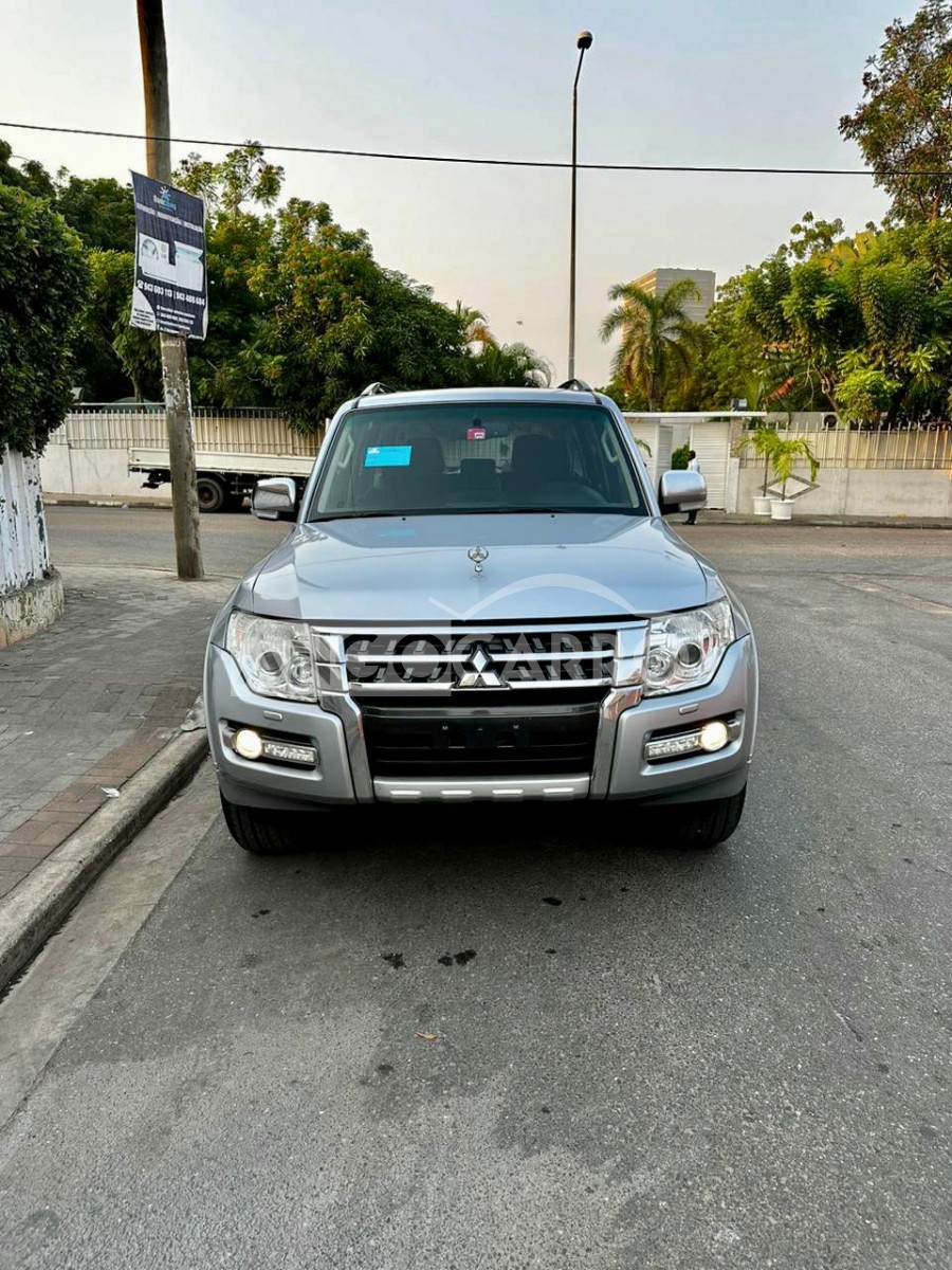 Mitsubishi Pajero 2019 (Gasolina) - Angocarro