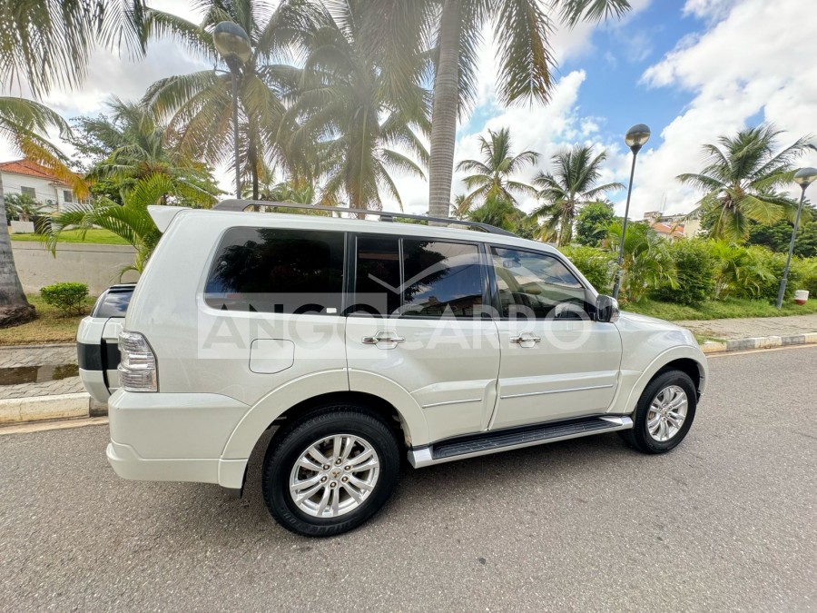 Mitsubishi Pajero 2020 (Gasolina) - Angocarro