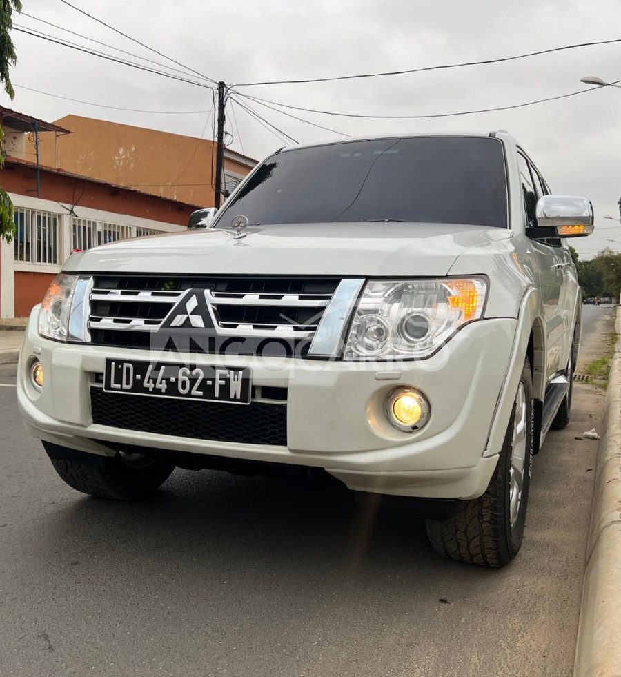 Mitsubishi Pajero 2014 (Gasolina) - Angocarro