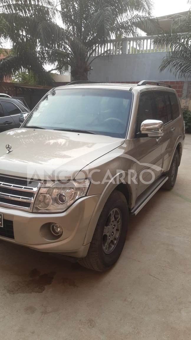 Mitsubishi Pajero 2014 (Gasolina) - Angocarro