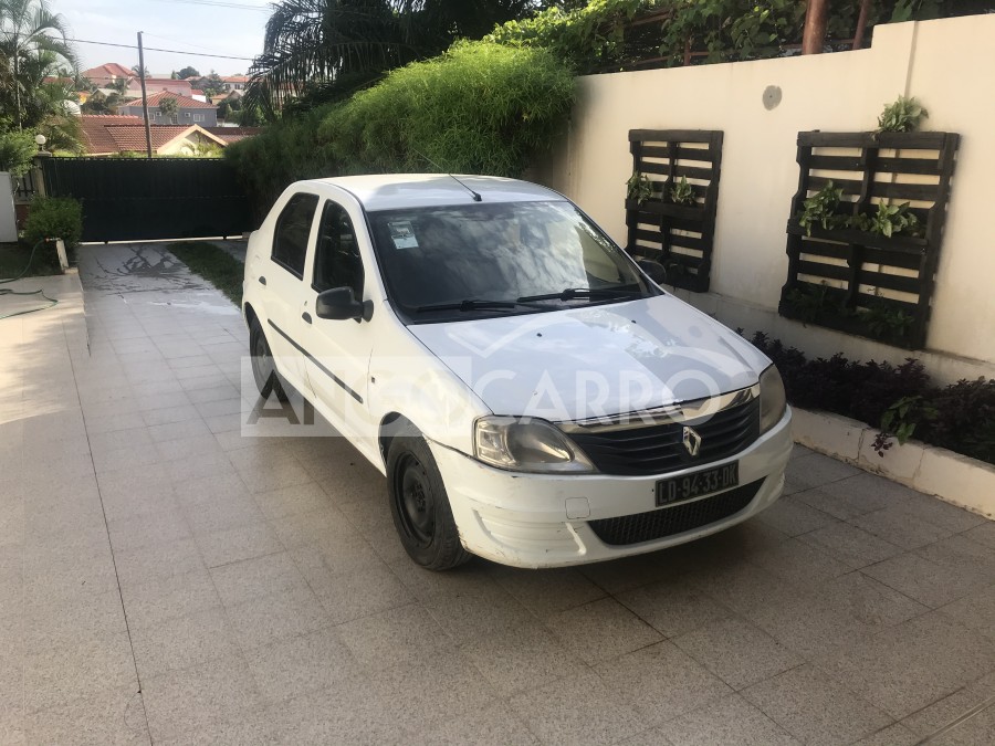 Renault Logan 2012 (Gasolina) - Angocarro