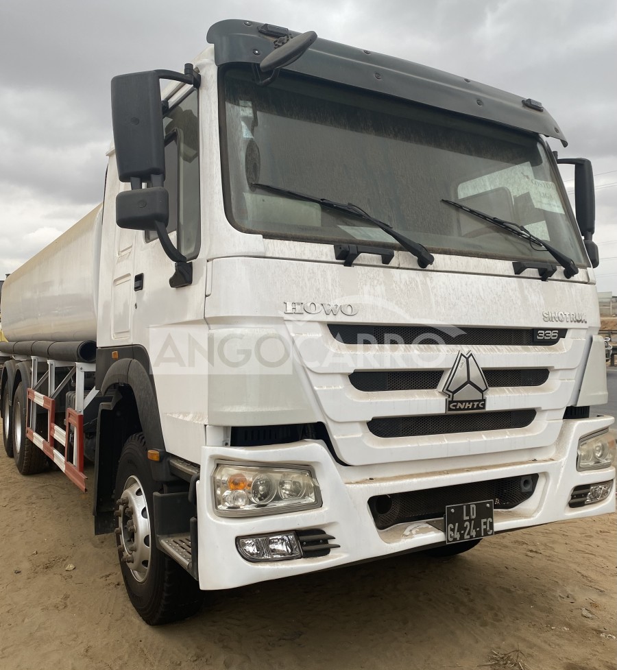 Sinotruck HOWO 336 CISTERNA DE AGUA 2014 (Diesel) - Angocarro