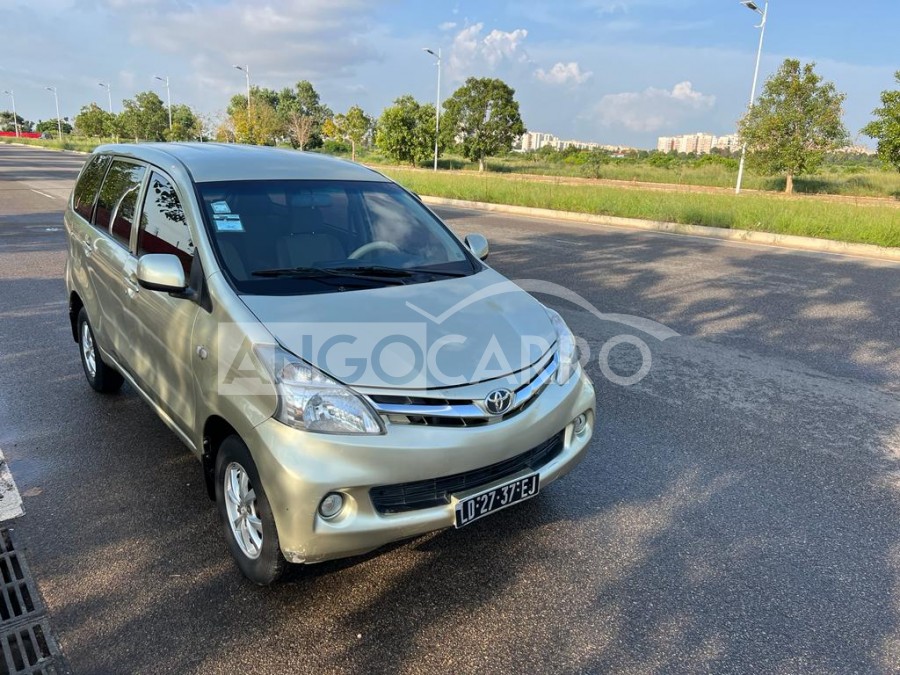 Toyota Avanza 2014 (Gasolina) - Angocarro