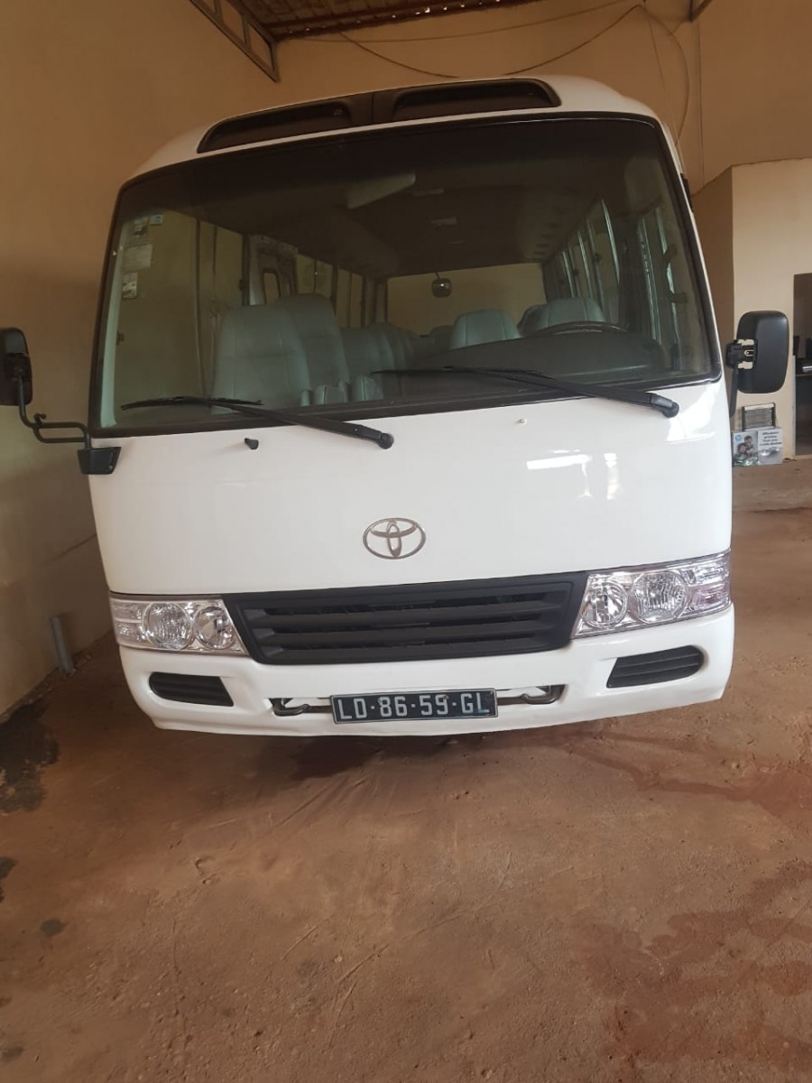 Toyota Coaster 2016 (Gasolina) - Angocarro