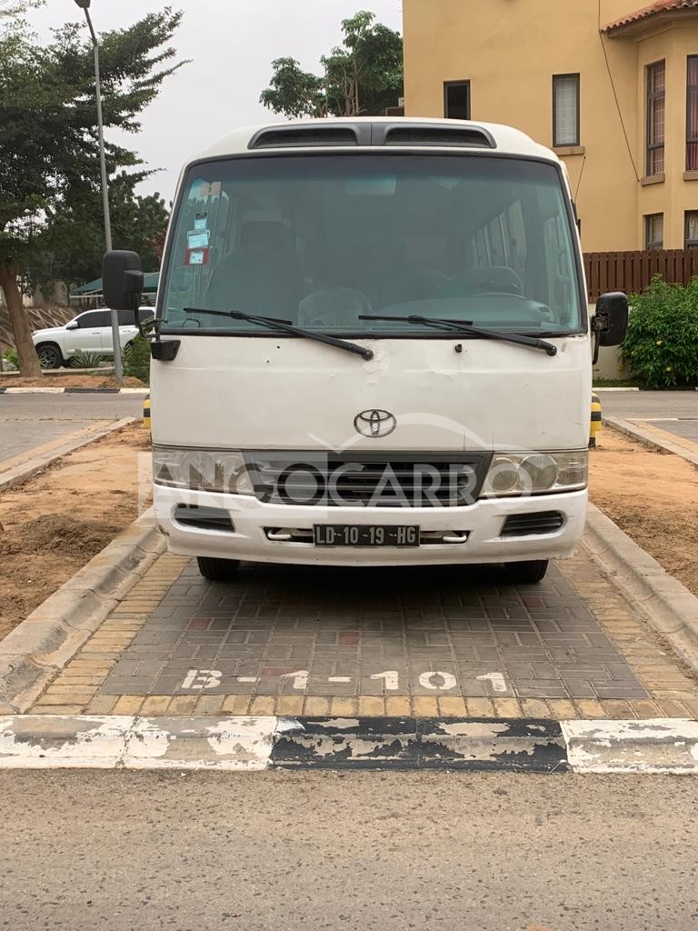 Toyota Coaster 2017 (Gasolina) - Angocarro