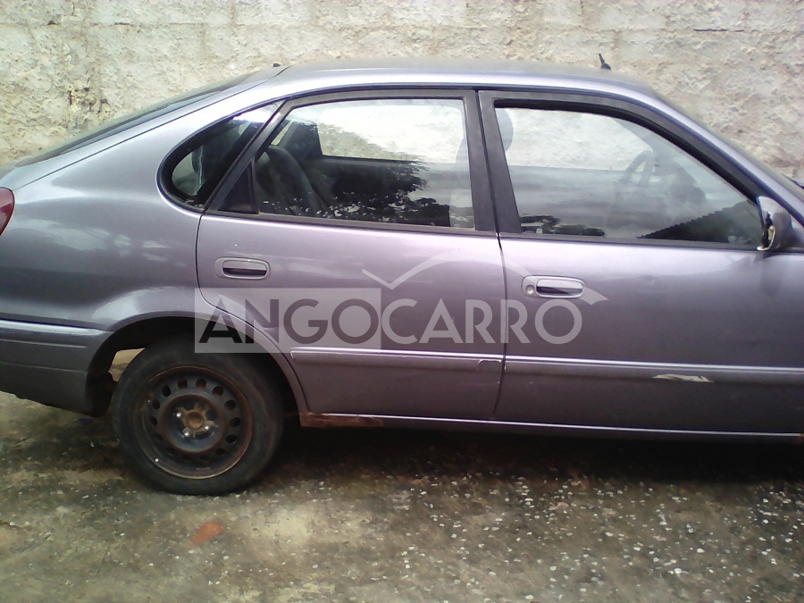 Toyota Corolla 2000 (Gasolina) - Angocarro