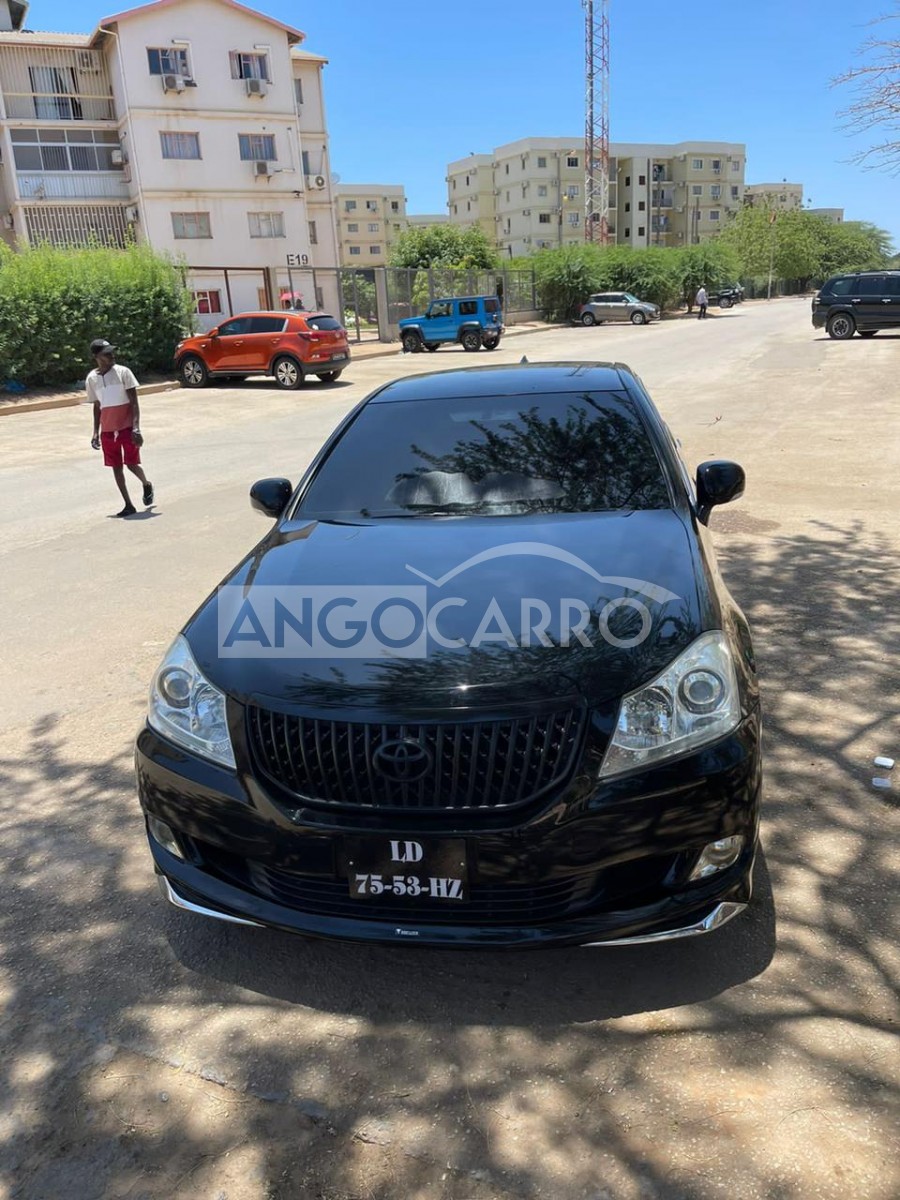 Toyota Crown Majesta 2018 (Gasolina) - Angocarro