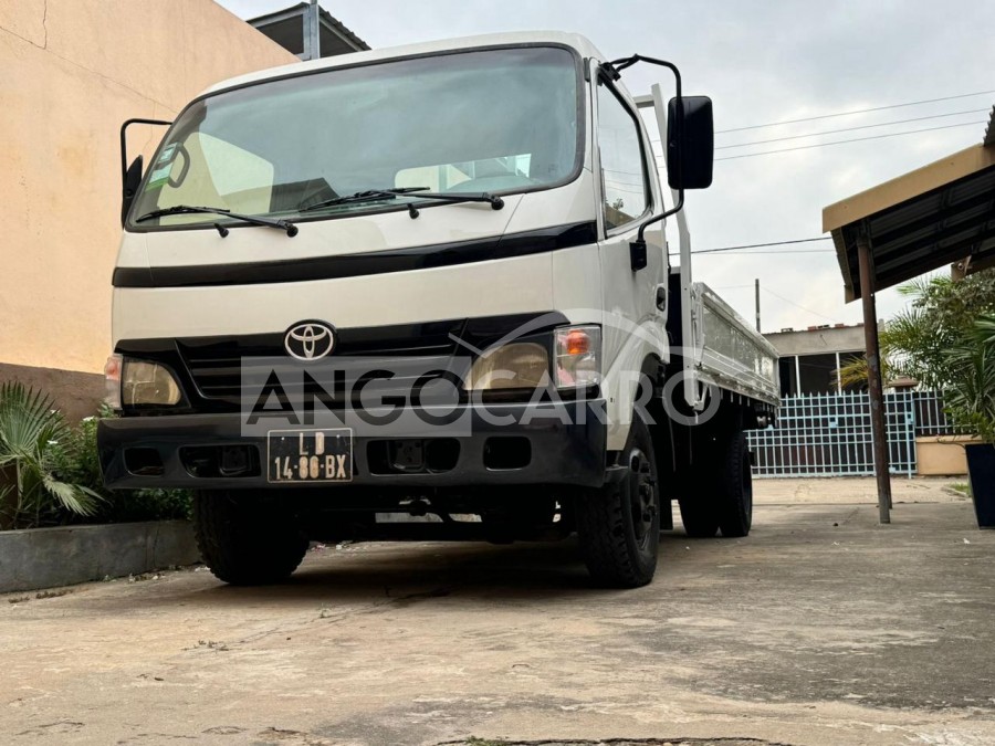 Toyota Dyna 2012 (Diesel) - Angocarro