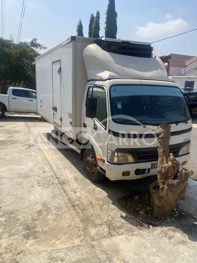 Toyota Dyna 2015 (Diesel) - Angocarro