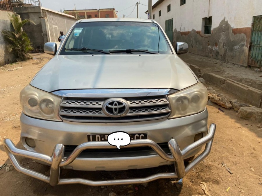 Toyota Fortuner 2009 (Diesel) - Angocarro
