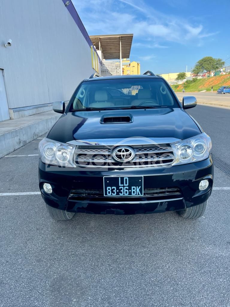 Toyota Fortuner 2009 (Diesel) - Angocarro
