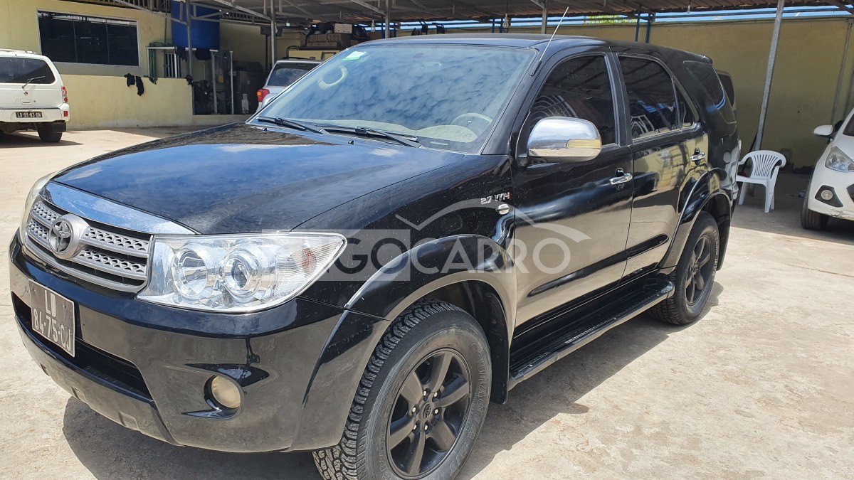 Toyota Fortuner 2010 (Gasolina) - Angocarro