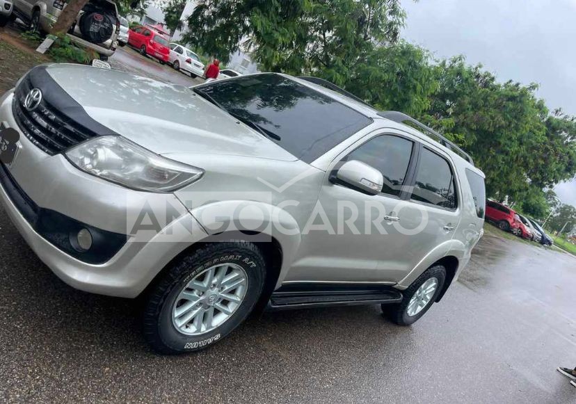 Toyota Fortuner 2014 (Gasolina) - Angocarro