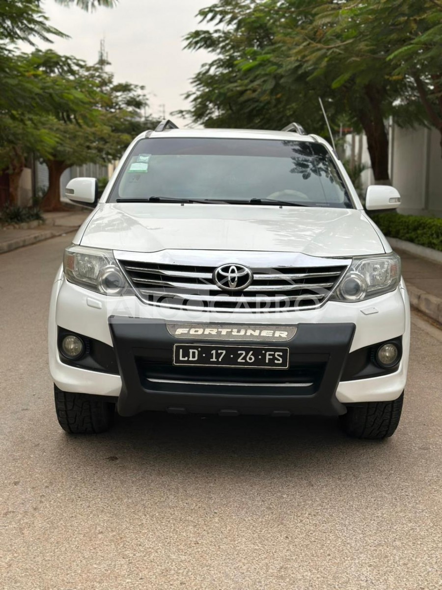 Toyota Fortuner 2015 (Gasolina) - Angocarro