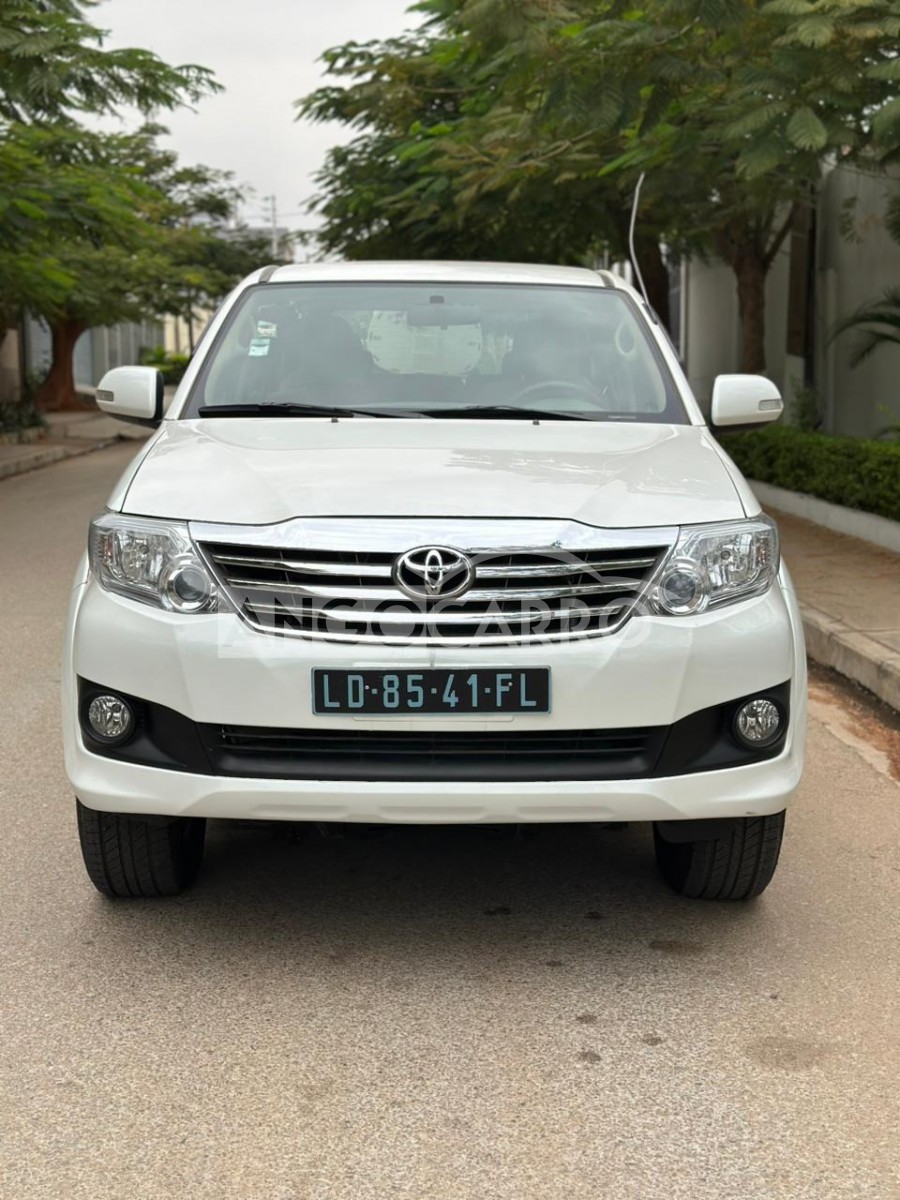 Toyota Fortuner 2015 (Gasolina) - Angocarro