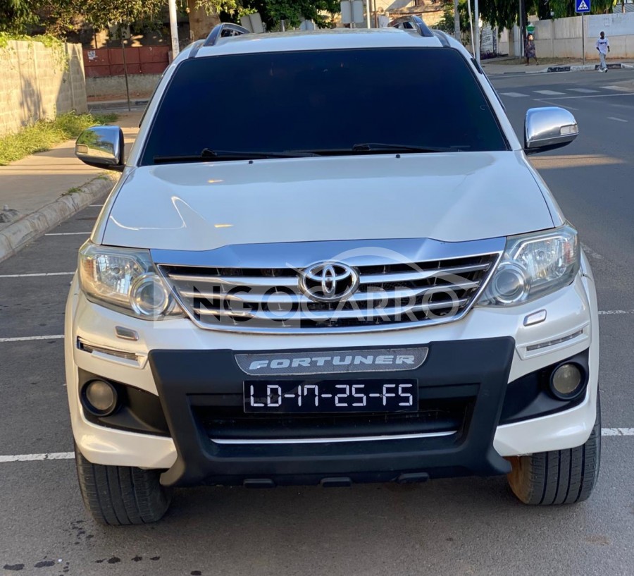 Toyota Fortuner 2015 (Gasolina) - Angocarro