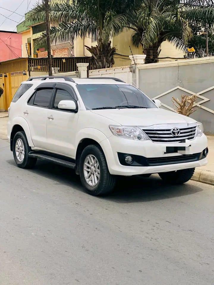 Toyota Fortuner 2015 (Gasolina) - Angocarro