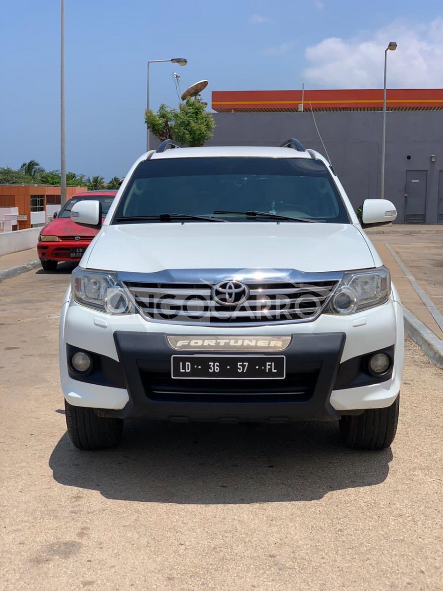 Toyota Fortuner 2015 (Gasolina) - Angocarro