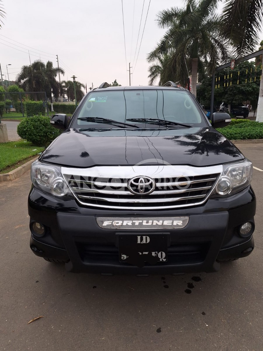 Toyota Fortuner 2015 (Gasolina) - Angocarro