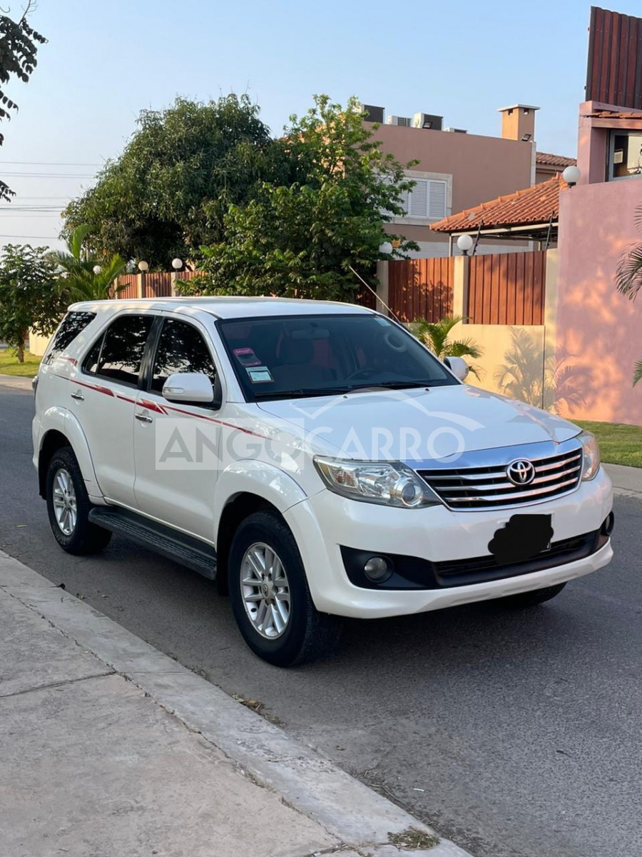 Toyota Fortuner 2015 (Gasolina) - Angocarro