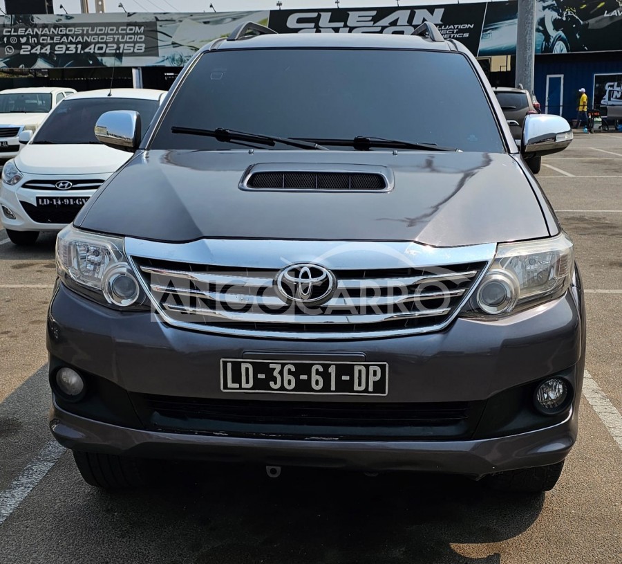 Toyota Fortuner 2015 (Gasolina) - Angocarro