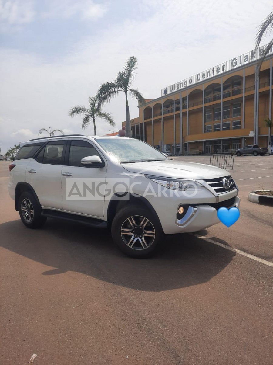 Toyota Fortuner 2016 (Gasolina) - Angocarro