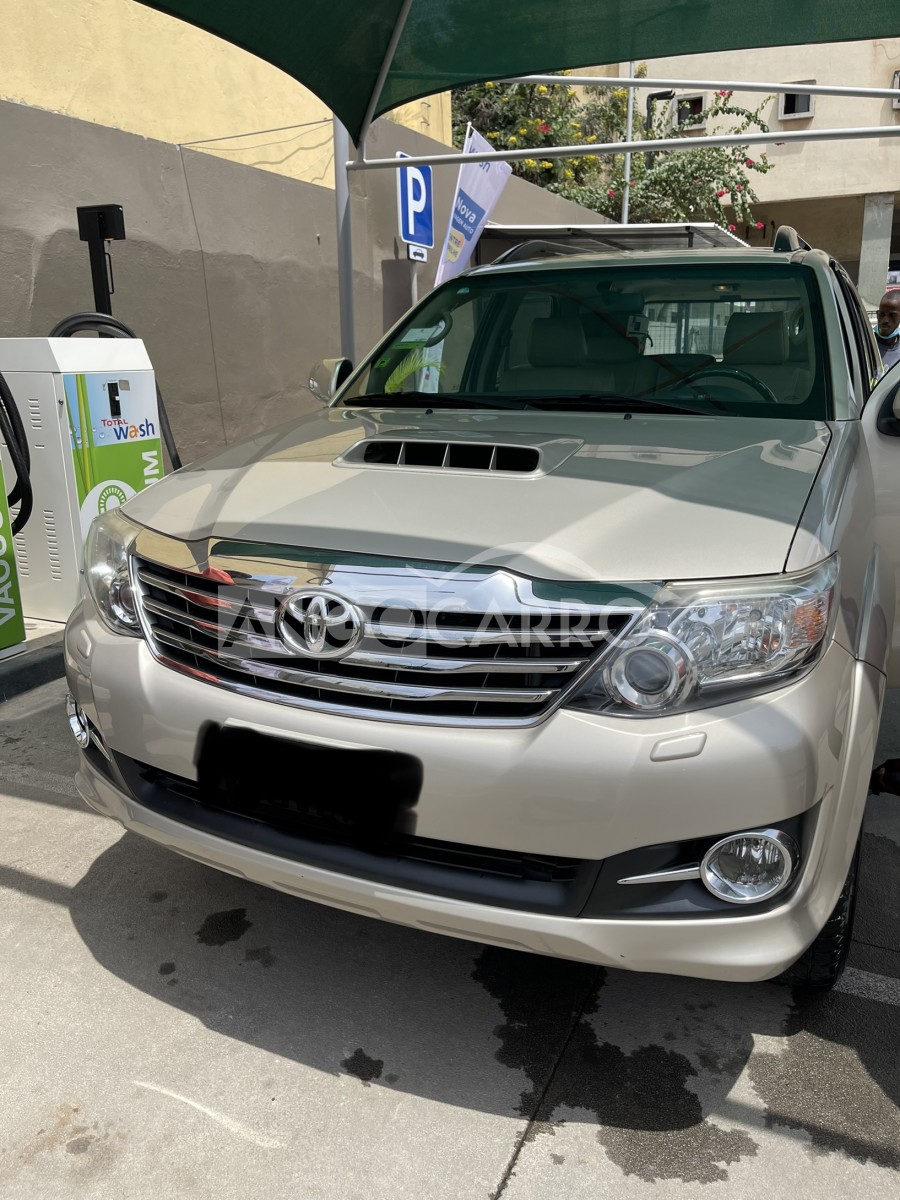 Toyota Fortuner 2016 (Diesel) - Angocarro