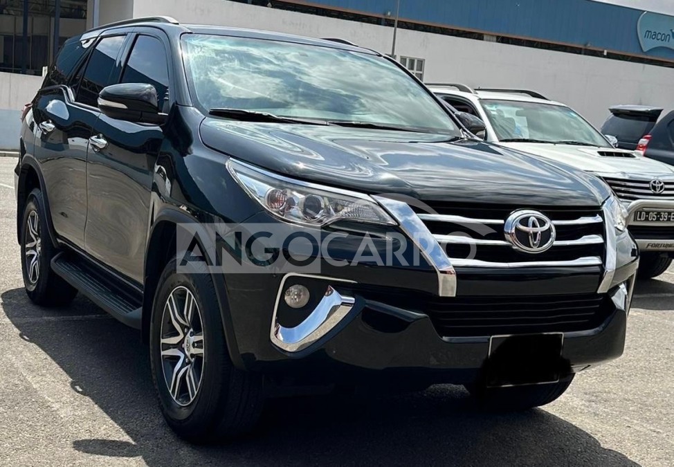 Toyota Fortuner 2019 (Gasolina) - Angocarro