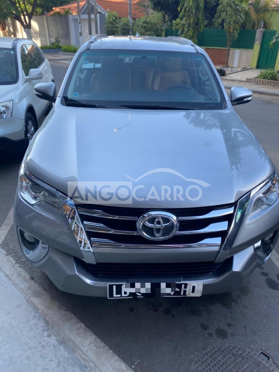 Toyota Fortuner 2019 (Gasolina) - Angocarro
