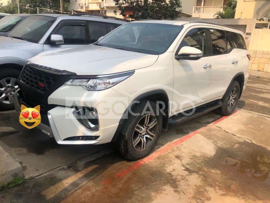 Toyota Fortuner 2019 (Gasolina) - Angocarro