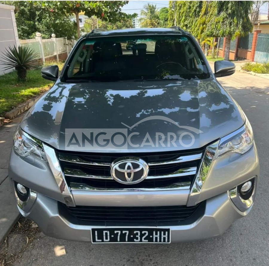 Toyota Fortuner 2019 (Gasolina) - Angocarro
