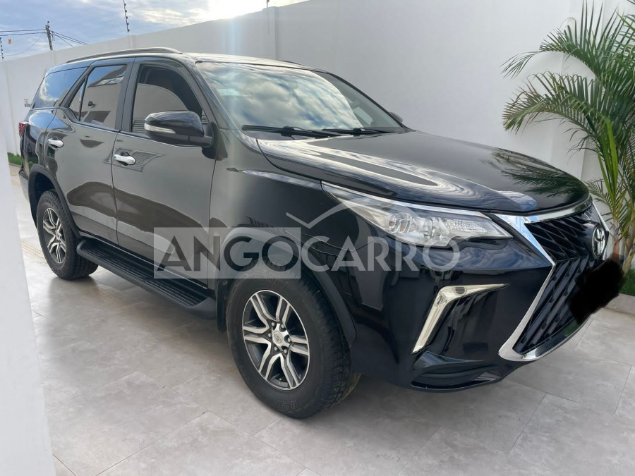 Toyota Fortuner 2019 (Gasolina) - Angocarro