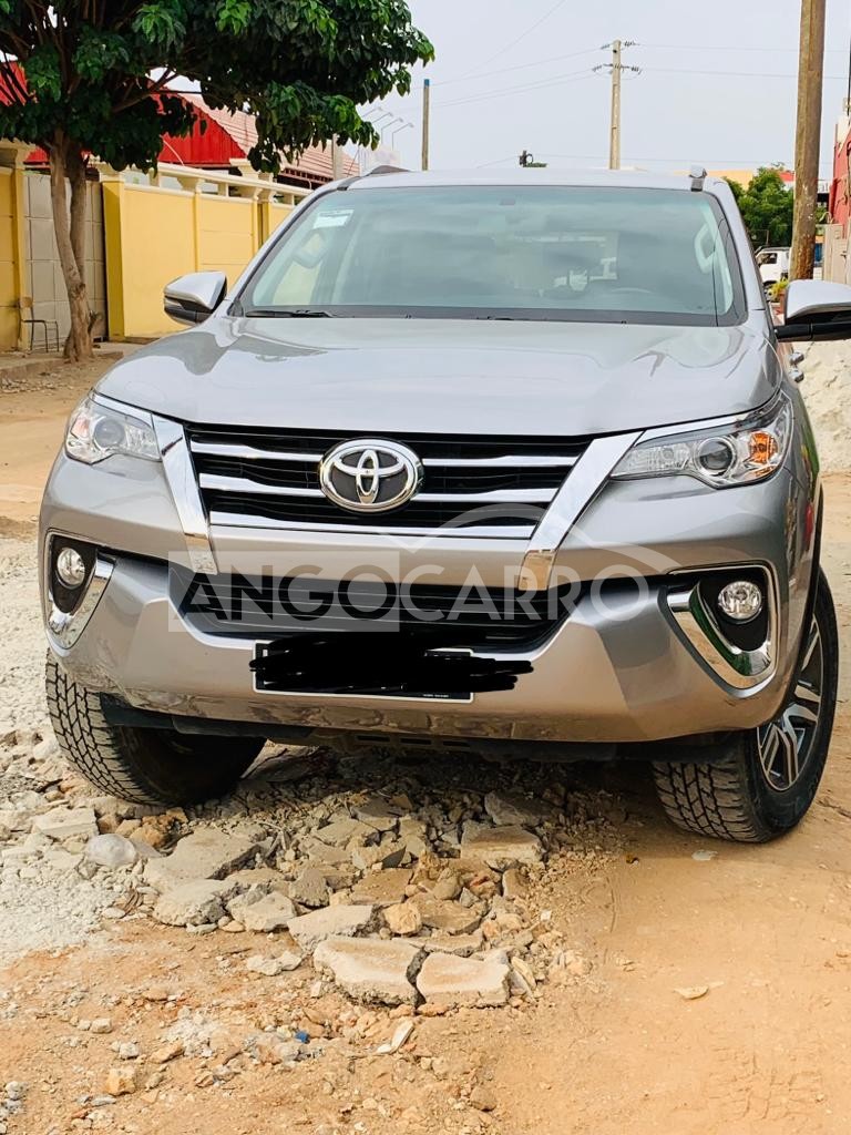 Toyota Fortuner 2019 (Gasolina) - Angocarro