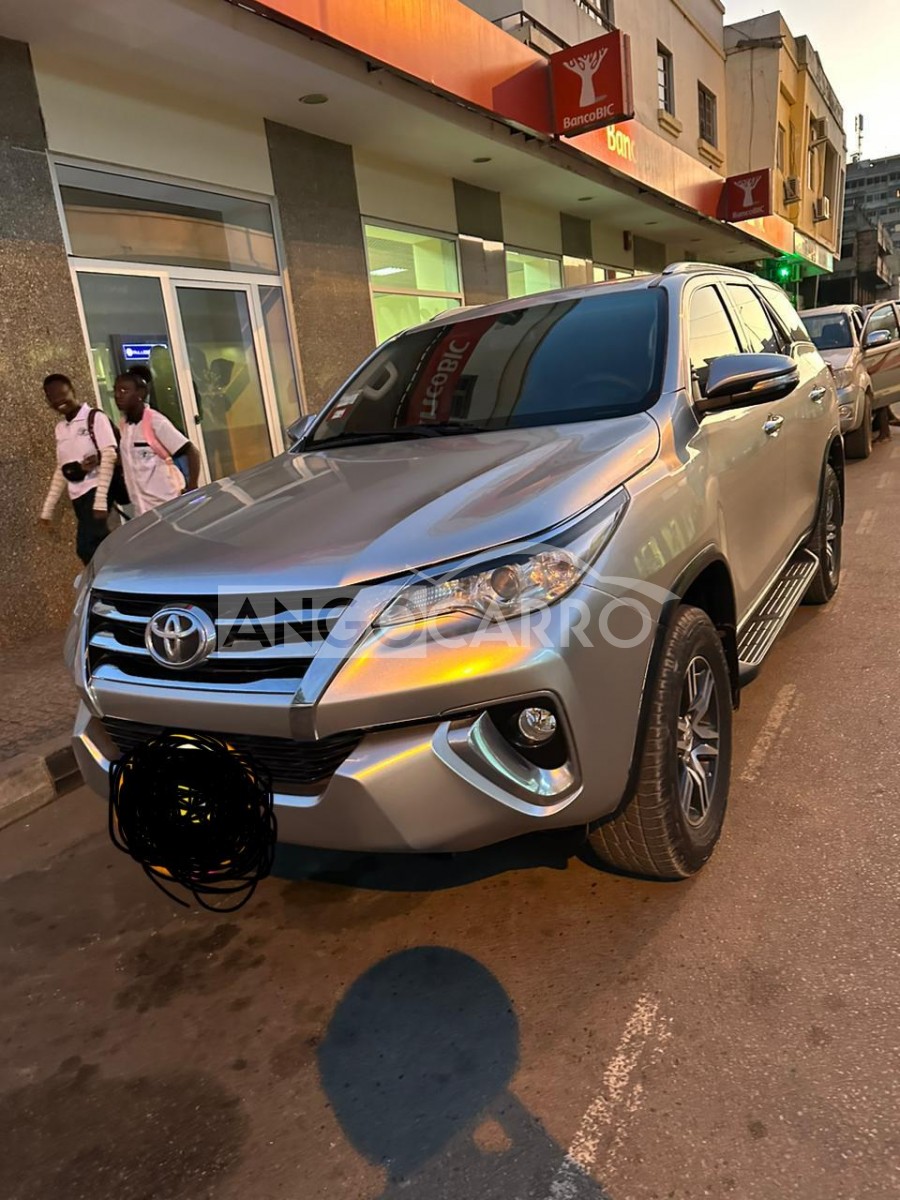 Toyota Fortuner 2019 (Gasolina) - Angocarro