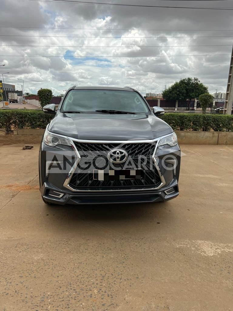 Toyota Fortuner 2019 (Gasolina) - Angocarro