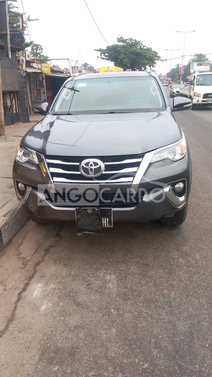 Toyota Fortuner 2020 (Gasolina) - Angocarro